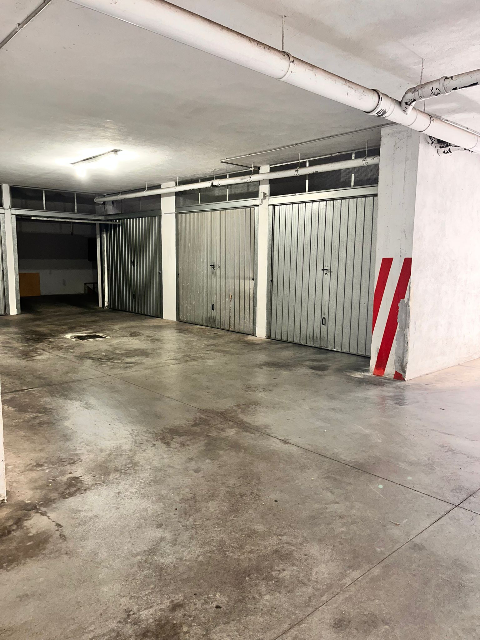 Vendesi box auto in Viale I Maggio - Casa Castelli Immobiliare